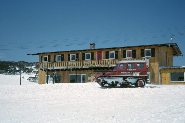 9 Tips for Planning the Perfect Ski Holiday - Eiger Chalet